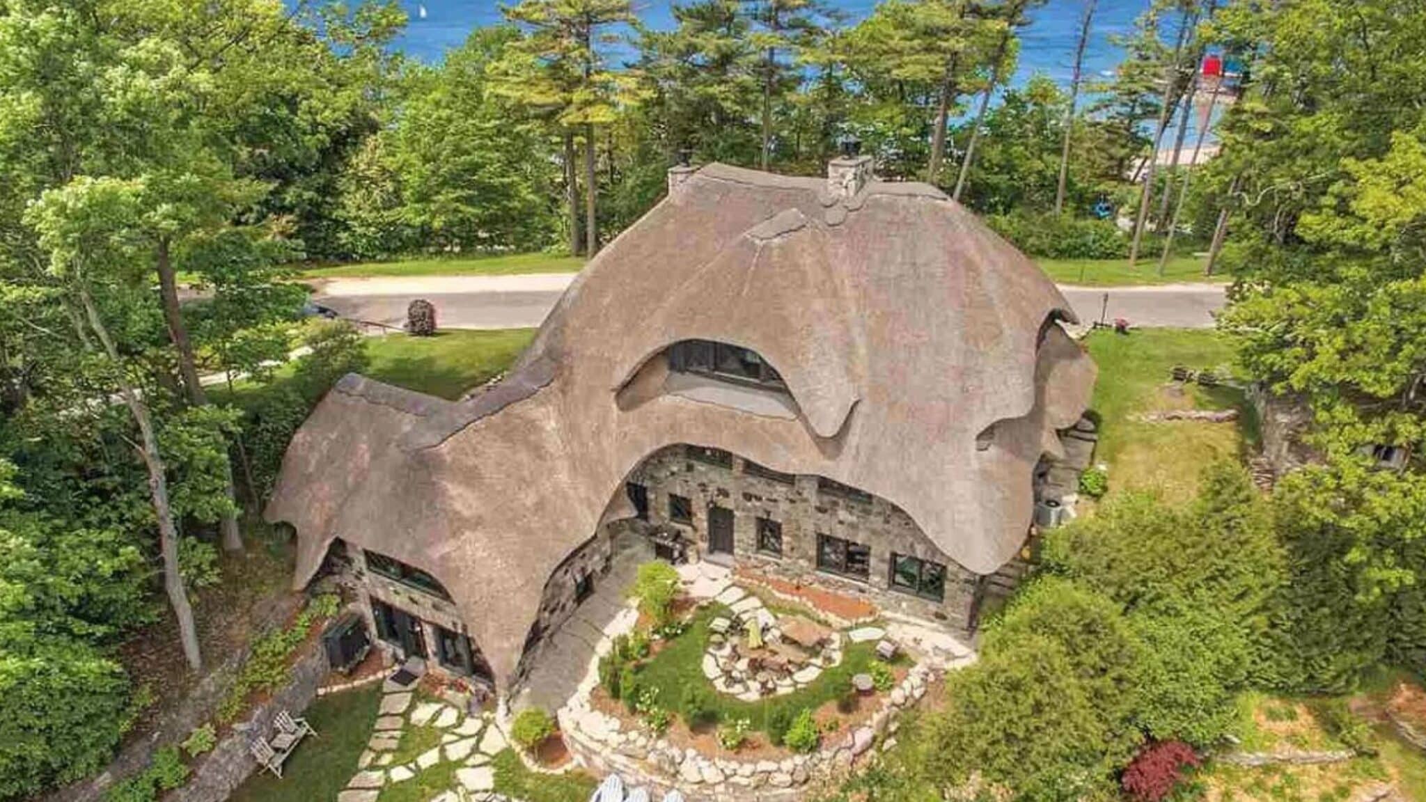 10 Most Awesome Roofs Around The World That You Probably Haven't Heard ...